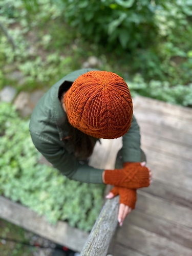 Ravelry: Eirys Hat pattern by Alexandra Frankel