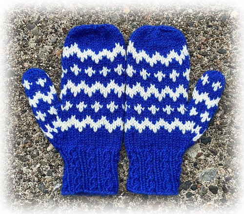 Ravelry: Quebec -Flag pattern by Knitwits Heaven