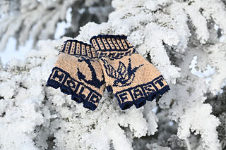 Ravelry: HOLD FAST sailor tattoo gloves pattern by Sharon Oliveira