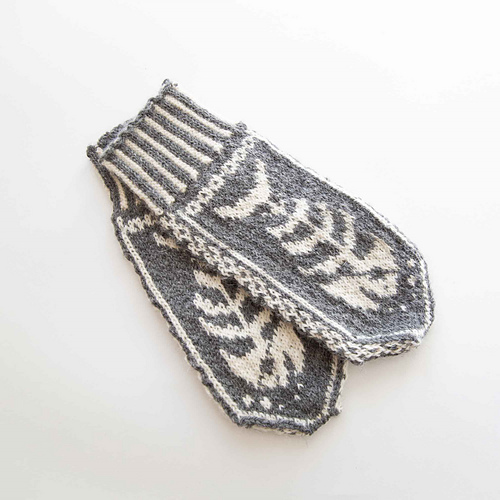 Ravelry: Skeleton Fish Bone Mittens pattern by Sharon Oliveira