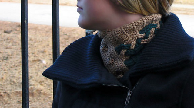 Ravelry: Celtic Cowl pattern by Kendall Nahorniak