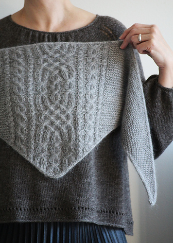 Ravelry: Solmut Scarf pattern by Heli Hottinen-Puukko