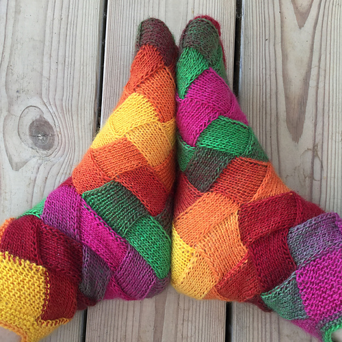 Ravelry: Royal Entrelac socks pattern by Baiba Jautaiķe