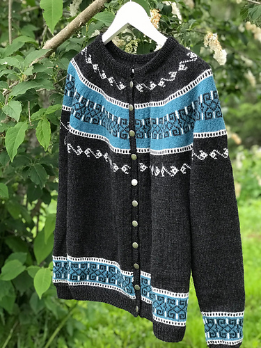 Ravelry: Tress kofte redesign pattern by Hilde Morseth