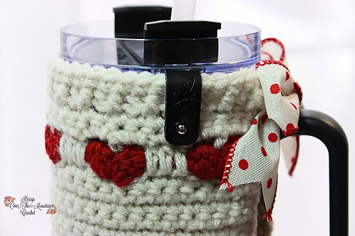 Ravelry: Heart Stitch 40 oz Tumbler Wrap pattern by Kris Moore