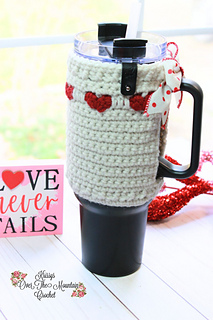 Ravelry: Heart Stitch 40 oz Tumbler Wrap pattern by Kris Moore
