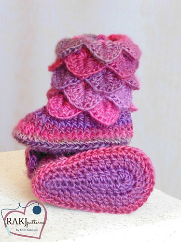 Ravelry: Crocodile Stitch Baby Boots pattern by Kristi Simpson