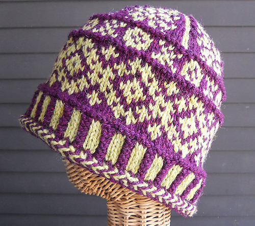 Ravelry: Class-Y Hat pattern by L Mae