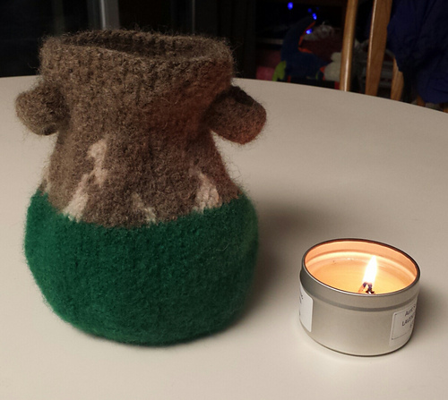 Ravelry: Felted Pot with Handles pattern by Erica Lueder