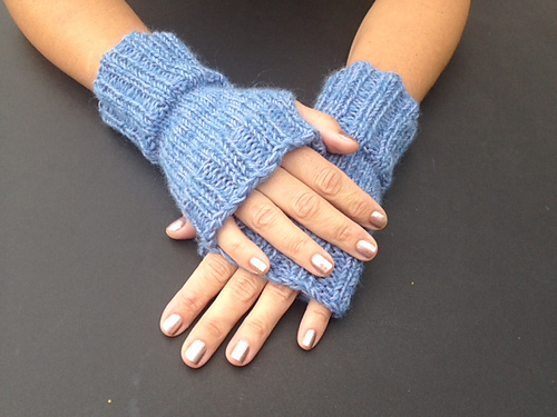 Ravelry: Toasty Knit Wristlets pattern by Kristin Omdahl