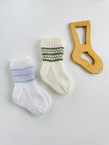 Ravelry: Simple baby socks pattern by Kristina Tyla