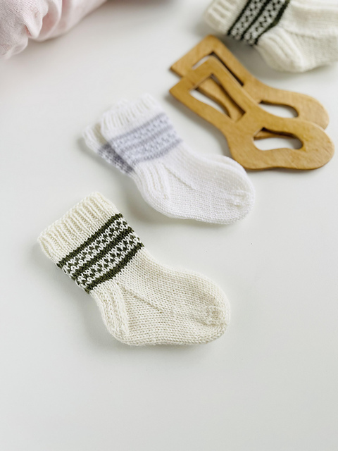 Ravelry: Simple baby socks pattern by Kristina Tyla