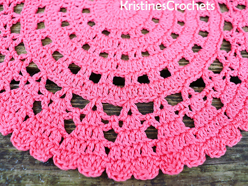 Ravelry: Hearts Doily pattern by Kristines Crochets
