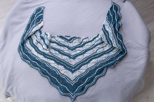 Ravelry: Curved Triangle Shawl pattern by Iris Schreier
