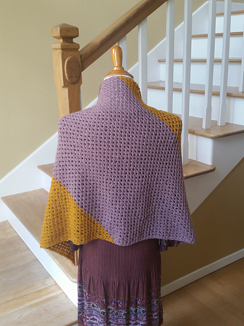Ravelry: LBK63's Diagonal Color Block Wrap