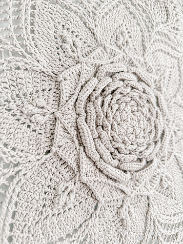 Ravelry: Saraya Mandala pattern by Lisa Kievits