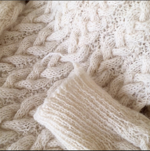 Ravelry: Rose des vents pattern by L'atelier Lacazavent