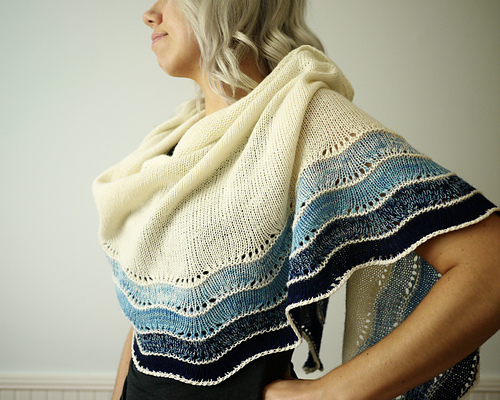 Ravelry: Ombré Waves pattern by Tori Gurbisz