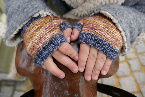 Ravelry: Gabriel's half mittens pattern by Kristin Blom