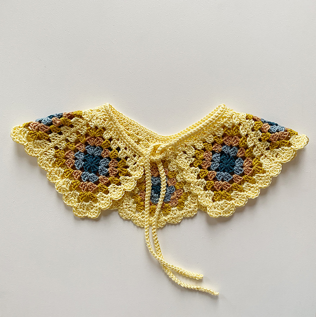 Ravelry: Le col EVA - granny squares pattern by Laetitia Dalbies