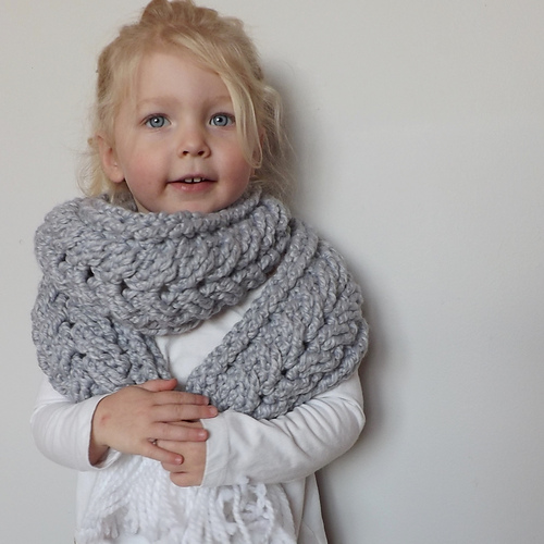 Ravelry: Elliott Scarf pattern by Lakeside Loops