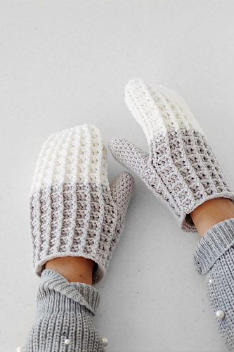 Ravelry: Watson Waffle Mittens pattern by Lakeside Loops