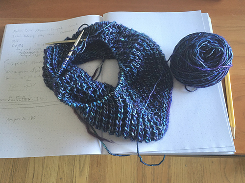 Ravelry: Abalone Cowl pattern by Laurel Estes