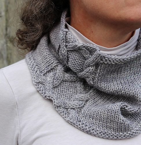 Ravelry: Valkyrie Cowl pattern by Laura Aylor