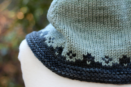 Ravelry: Demure pattern by Laura Aylor