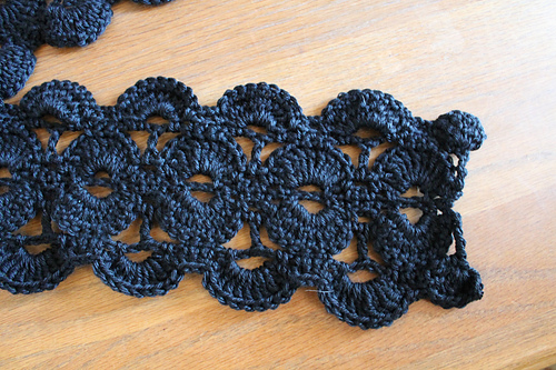 Ravelry: Scallop Scarf pattern by Lion Brand Yarn
