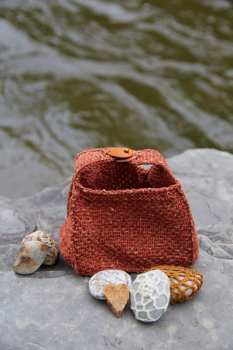 Ravelry: Novus Knit Pouch pattern by Laura Nelkin