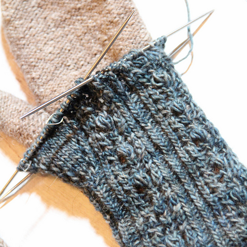 Ravelry: Baba's Mittens pattern by Laura Nelkin