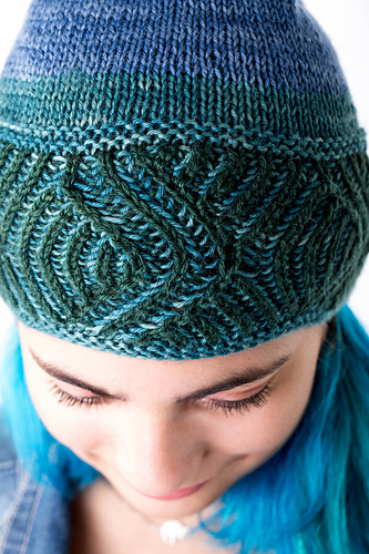 Ravelry: Brioche Shapka pattern by Laura Nelkin