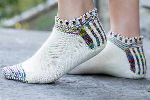 Ravelry: Bottoms Up pattern by Laura Nelkin