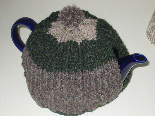 Ravelry: The Basic Tea Cosy pattern by Loani Prior