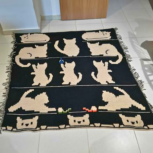 Ravelry: Paulien's Mosaic Kittens pattern by Lynette Kosar