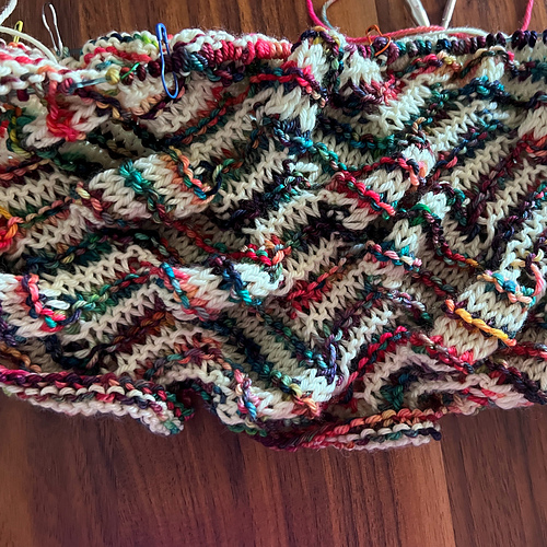 Ravelry: Whirly Giggle Cowl pattern by Lavish Craft