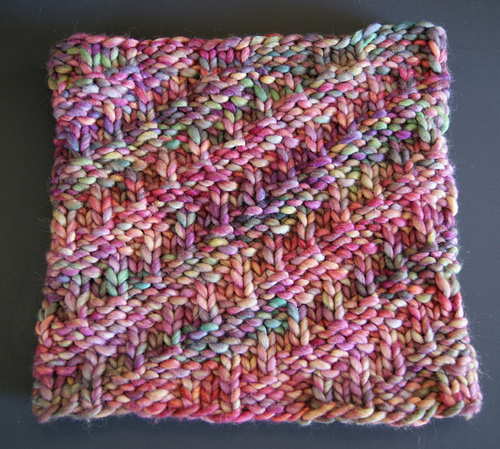 Ravelry: Round and Round Cowl pattern by Lavish Craft
