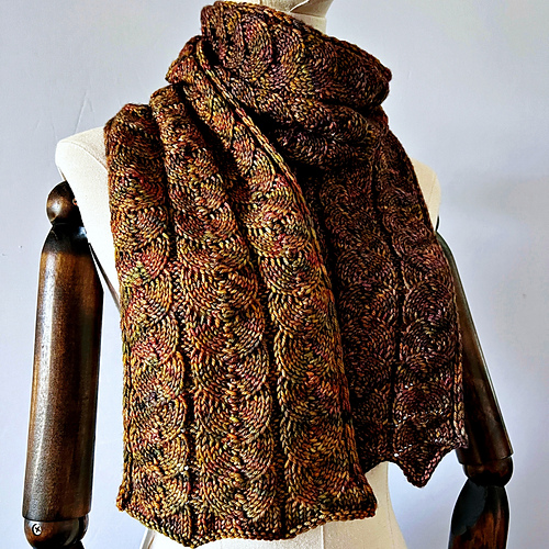 Ravelry: Chippy Scarf pattern by Lavish Craft