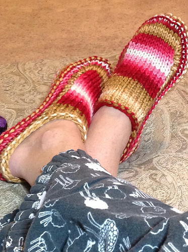 Ravelry: Non-Felted Slippers Biscotte's version pattern by Biscotte Yarns