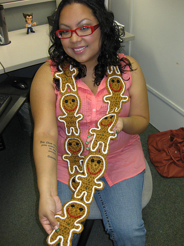 Ravelry: Gingerbread Man Scarf pattern by Twinkie Chan