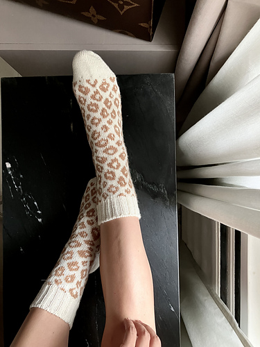 Ravelry: Neko socks pattern by Leeni Hoimela Urban Knit