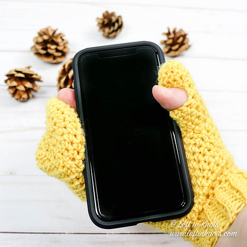 Ravelry: Texting Mittens pattern by Megan Meyer