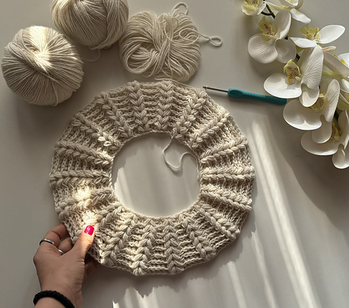 Ravelry: Snowflake Sweater pattern by LelaArapi