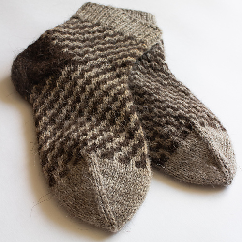 Ravelry: ZigZag Socks pattern by Valeria Titova