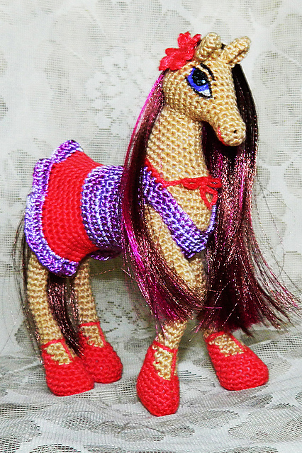 Ravelry: Fashion horse pattern by Elena Pichugina