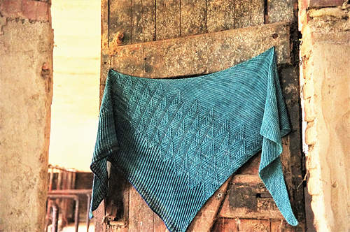 Ravelry: Frosted Leaves pattern by Lisa Hannes