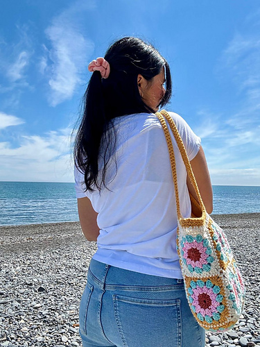 Ravelry: Summer Days Bag pattern by Leonela Cevallos
