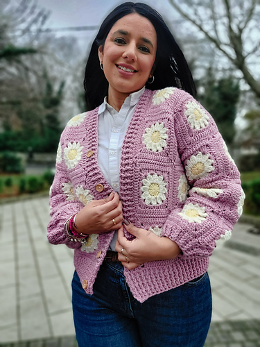 Ravelry: Daisy Dreams Cardigan pattern by Leonela Cevallos