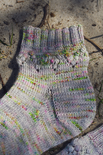 Ravelry: Nupp Socks pattern by Justyna Lorkowska